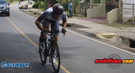Joseph Villalobos le da a Agricenter el título de crono juvenil ...