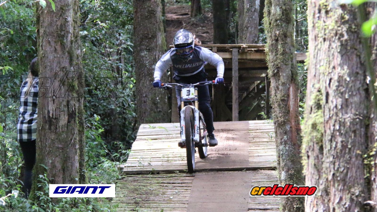 El Downhill tico finalizó su presentación en el Campeonato del Mundo - CRCICLISMO