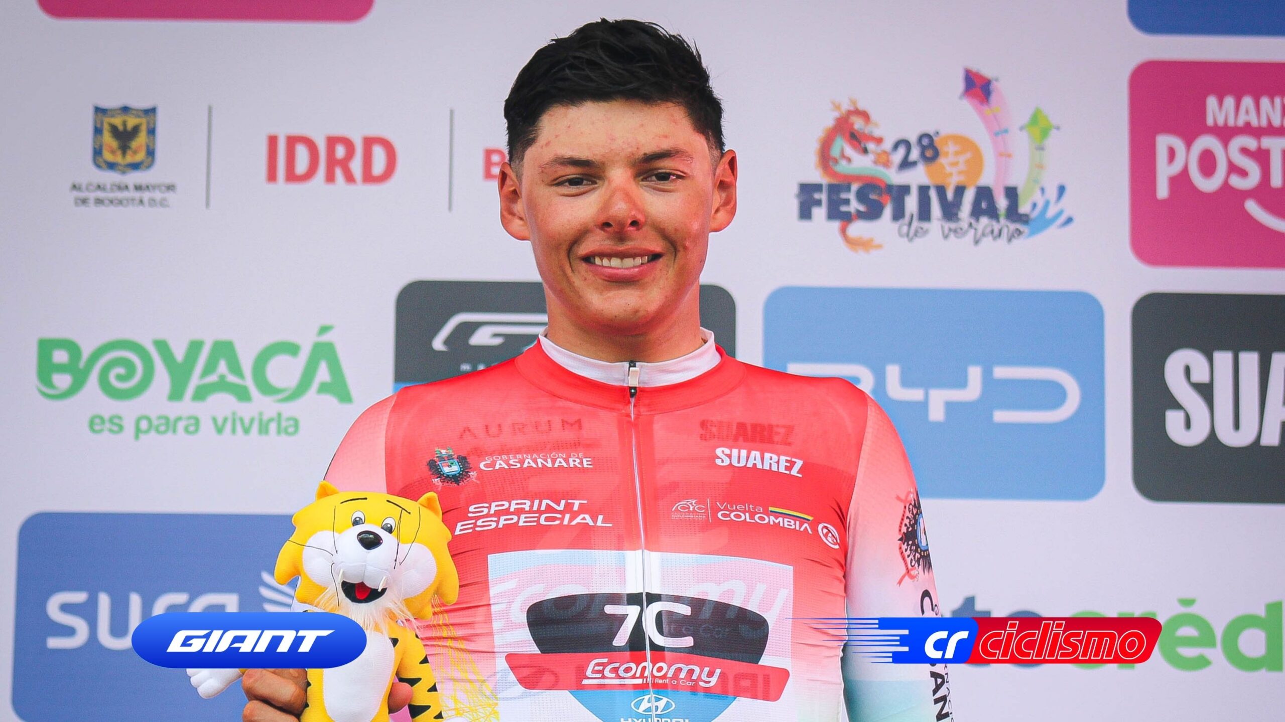 Gran debut de Sebastián Calderón en la Vuelta a Colombia 75 años